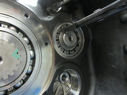 Main Case Disassembly and Lubrication Tube Removal (TRSM0980)