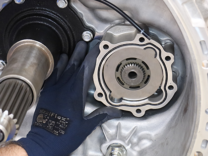 Lower Countershaft Cover and Inertia Brake (TRSM0950)