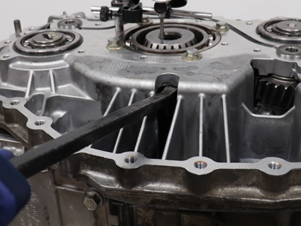 Main Shaft End-Play Service Procedure (TRSM0950)