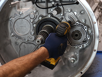 Lower Countershaft Cover and Inertia Brake (TRSM0960)